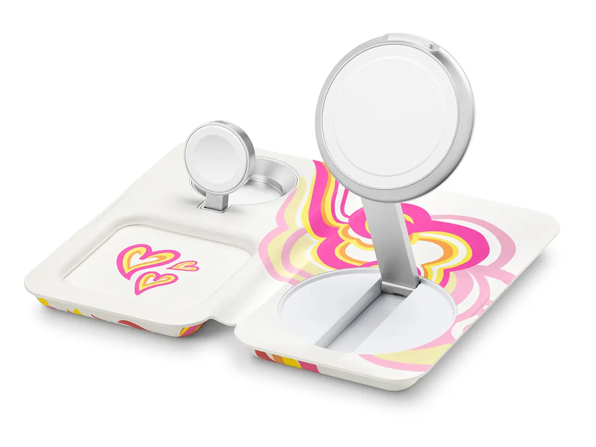 2026午年デザインの折りたたみ式Qi2充電器「Nimble Fold 3-in-1 Wireless Travel Charger ...